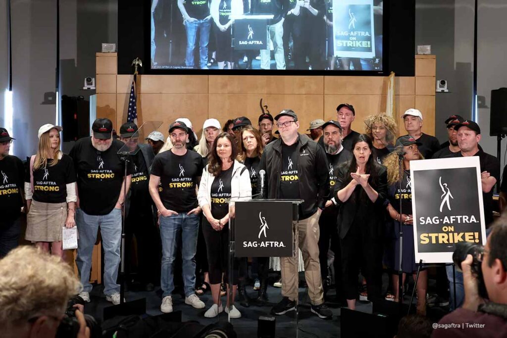 Actors on strike in Hollywood: The billion-dollar industry on the brink ...