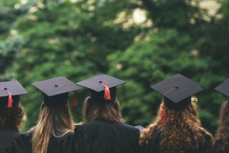 Comparison : Magna cum Laude vs. Summa cum Laude 🎓